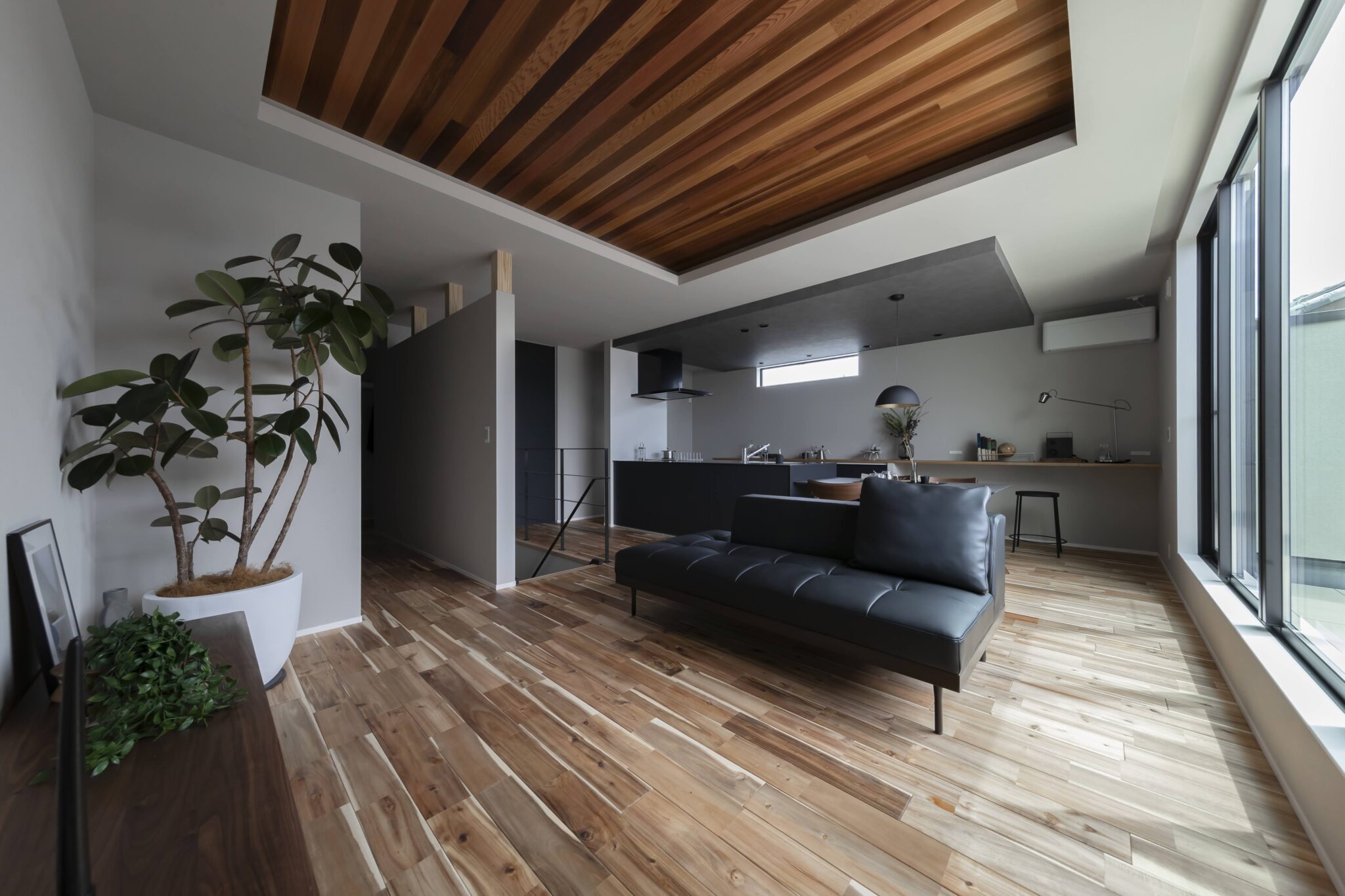 ビルトインガレージと隠れ家テラスのある暮らし | 建築事例 | 浜松市の工務店ARRCH(アーチ)