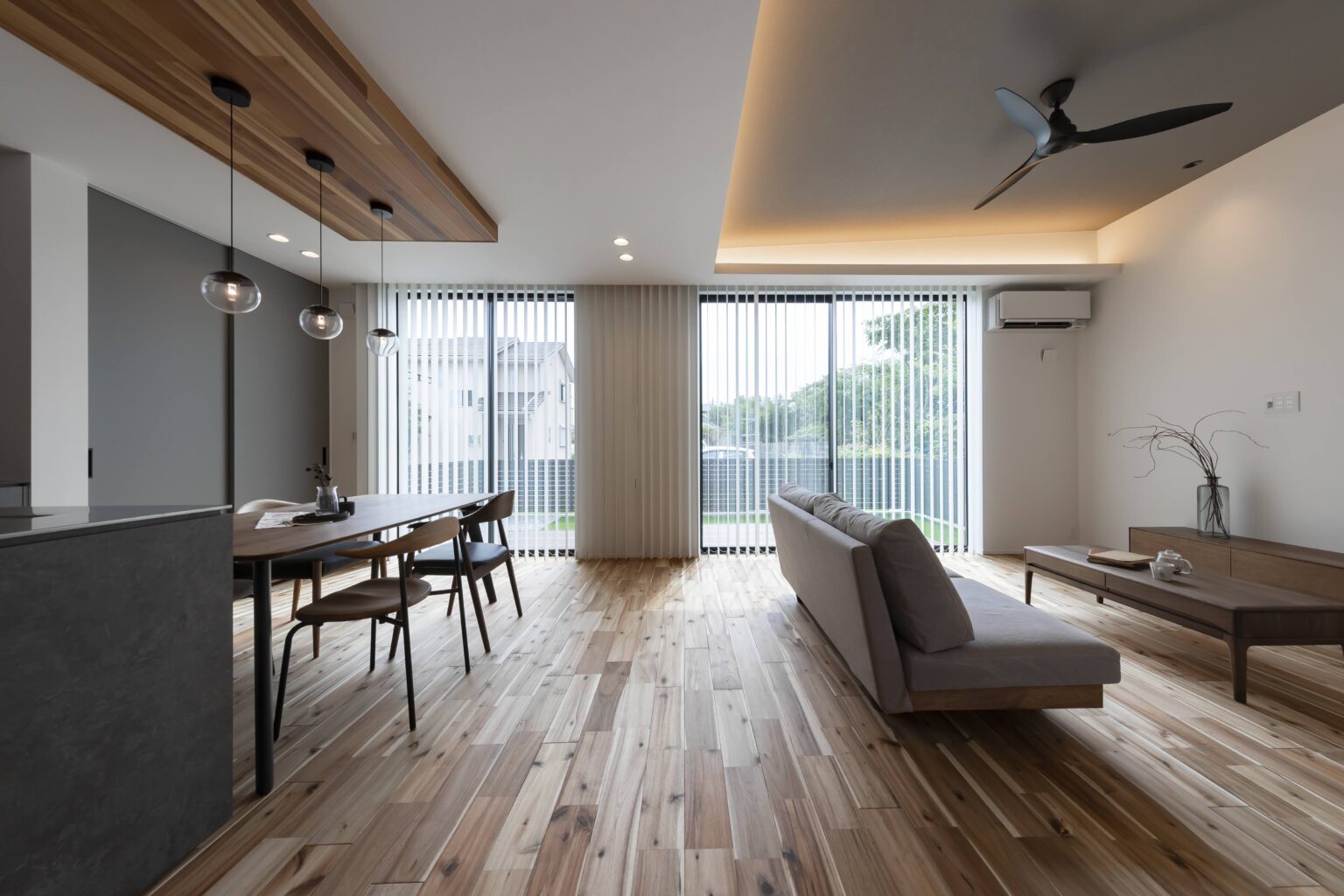 庭とバイクガレージのある、都会のコンパクト邸宅 | イベント | 浜松市の工務店ARRCH(アーチ)